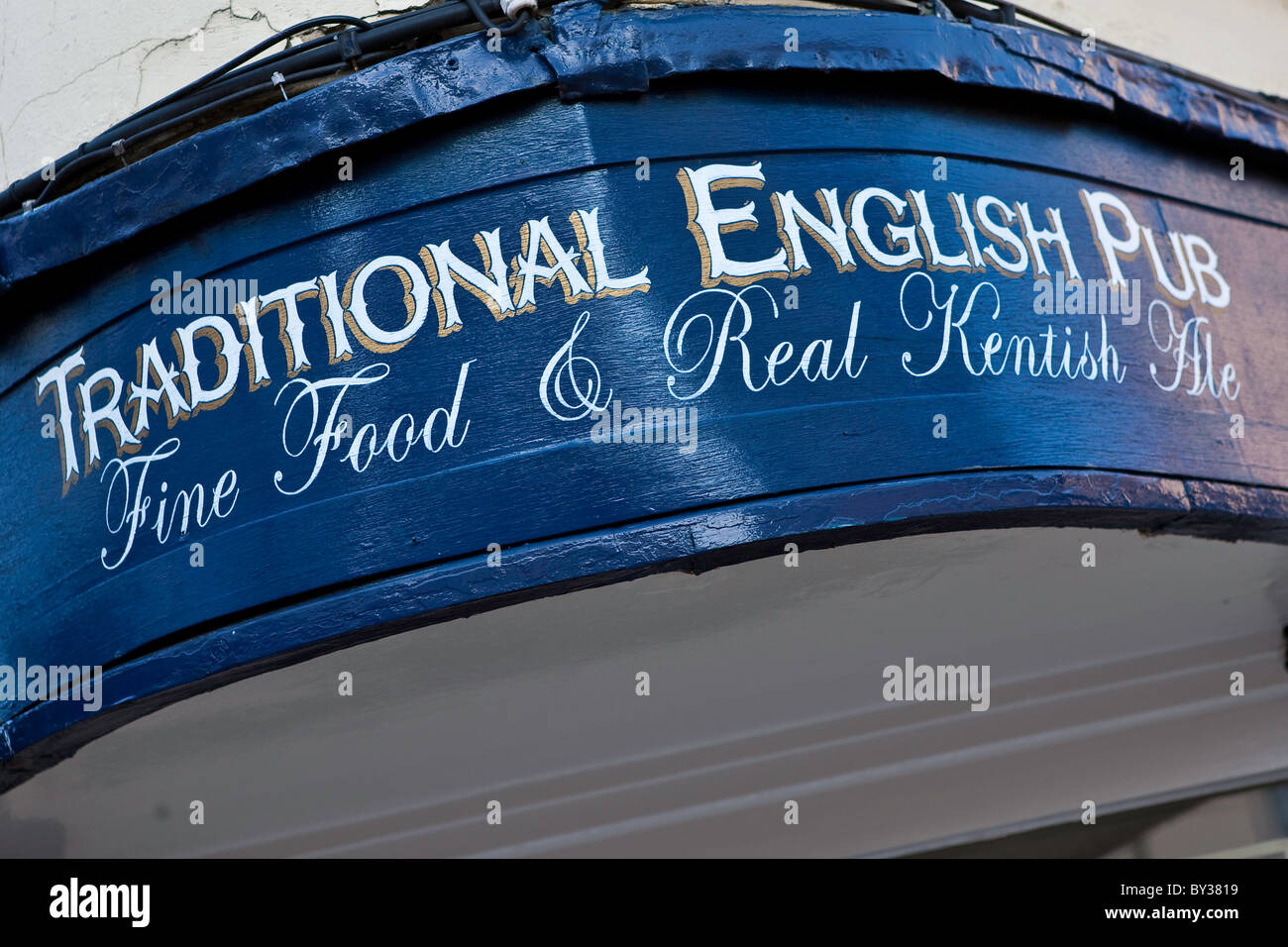 Traditional English Pub sign Canterbury Stock Photo - Alamy