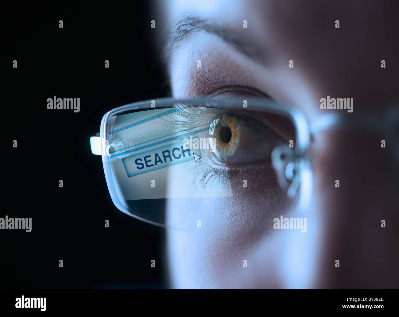 Technology reflection eye hi-res stock photography and images - Alamy