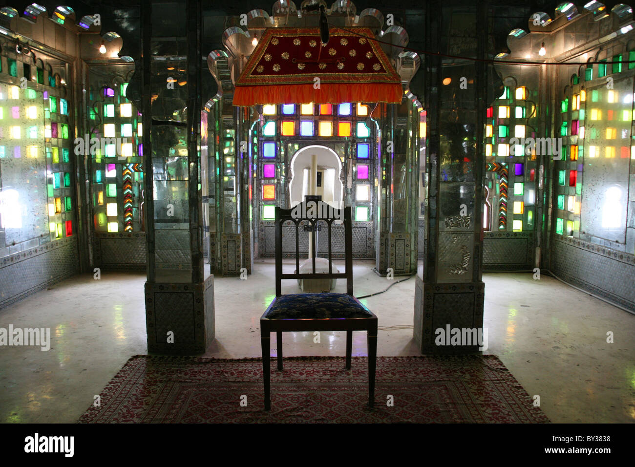 Extraordinary stained glass and mirrorwork throne room in the Manak ...