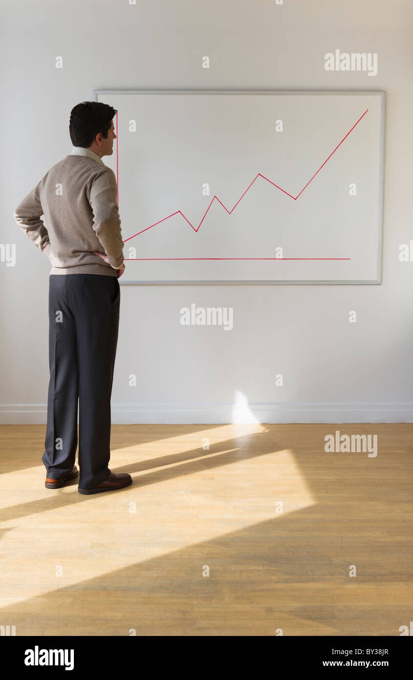 Line graph hi-res stock photography and images - Alamy