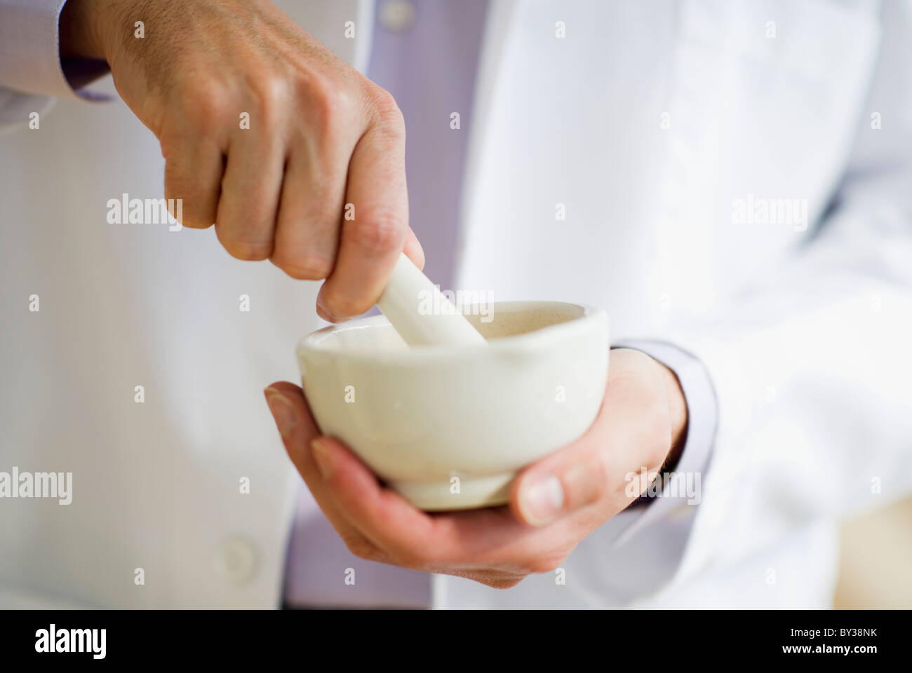 Mortar pestle laboratory hi-res stock photography and images - Alamy
