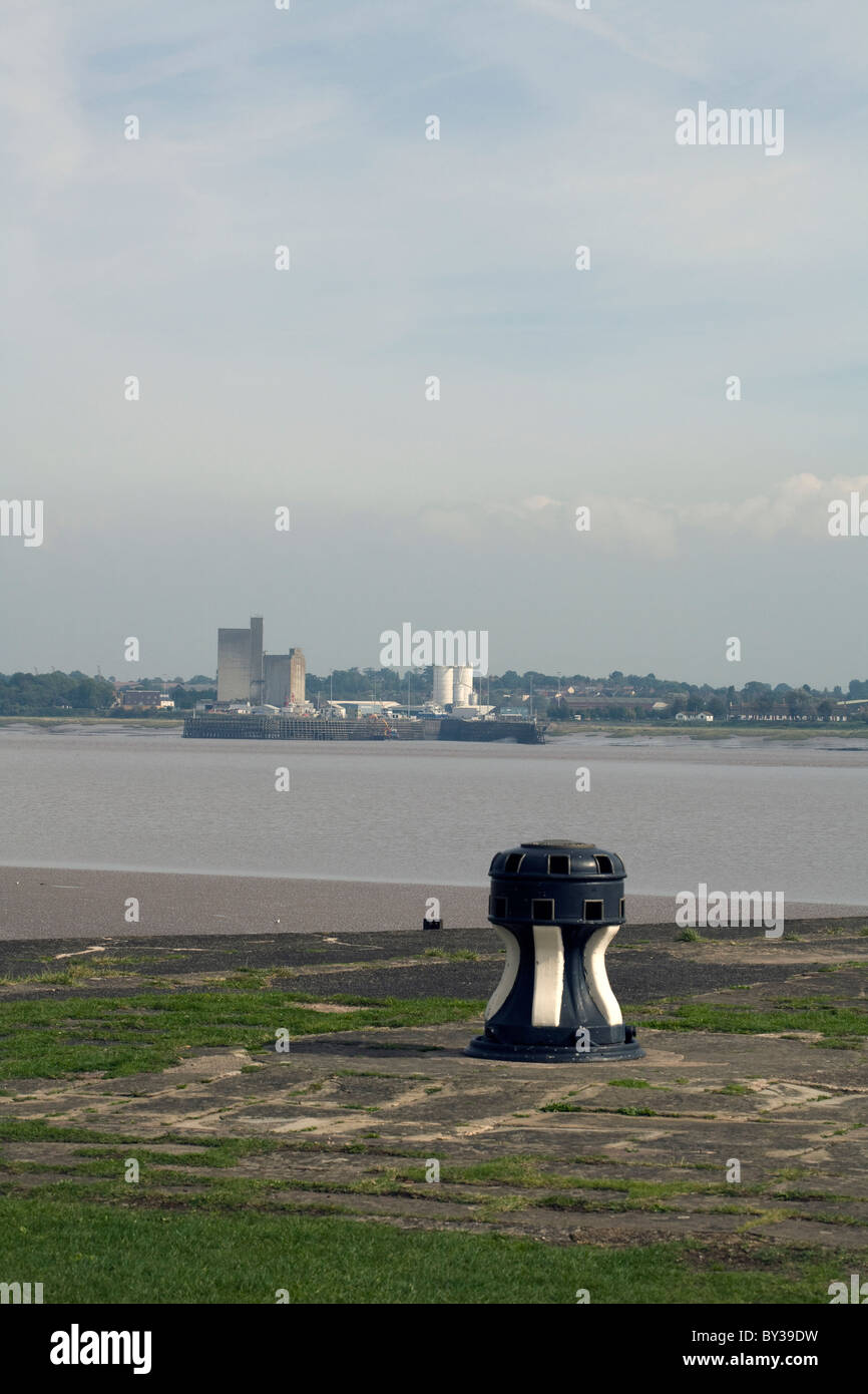 Sharpness docks hi-res stock photography and images - Alamy