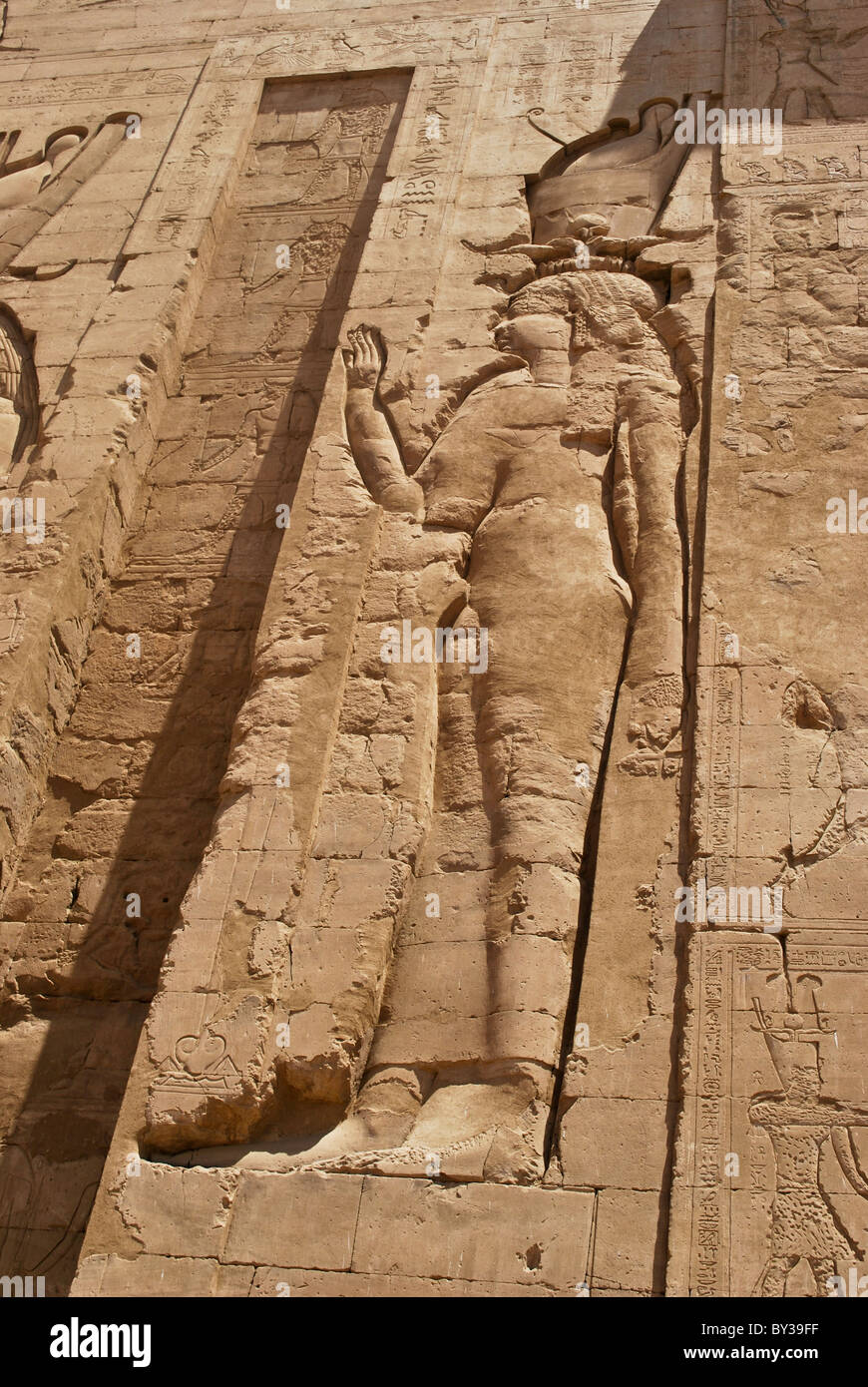 Ancient Egyptian temples Along the Nile Stock Photo - Alamy