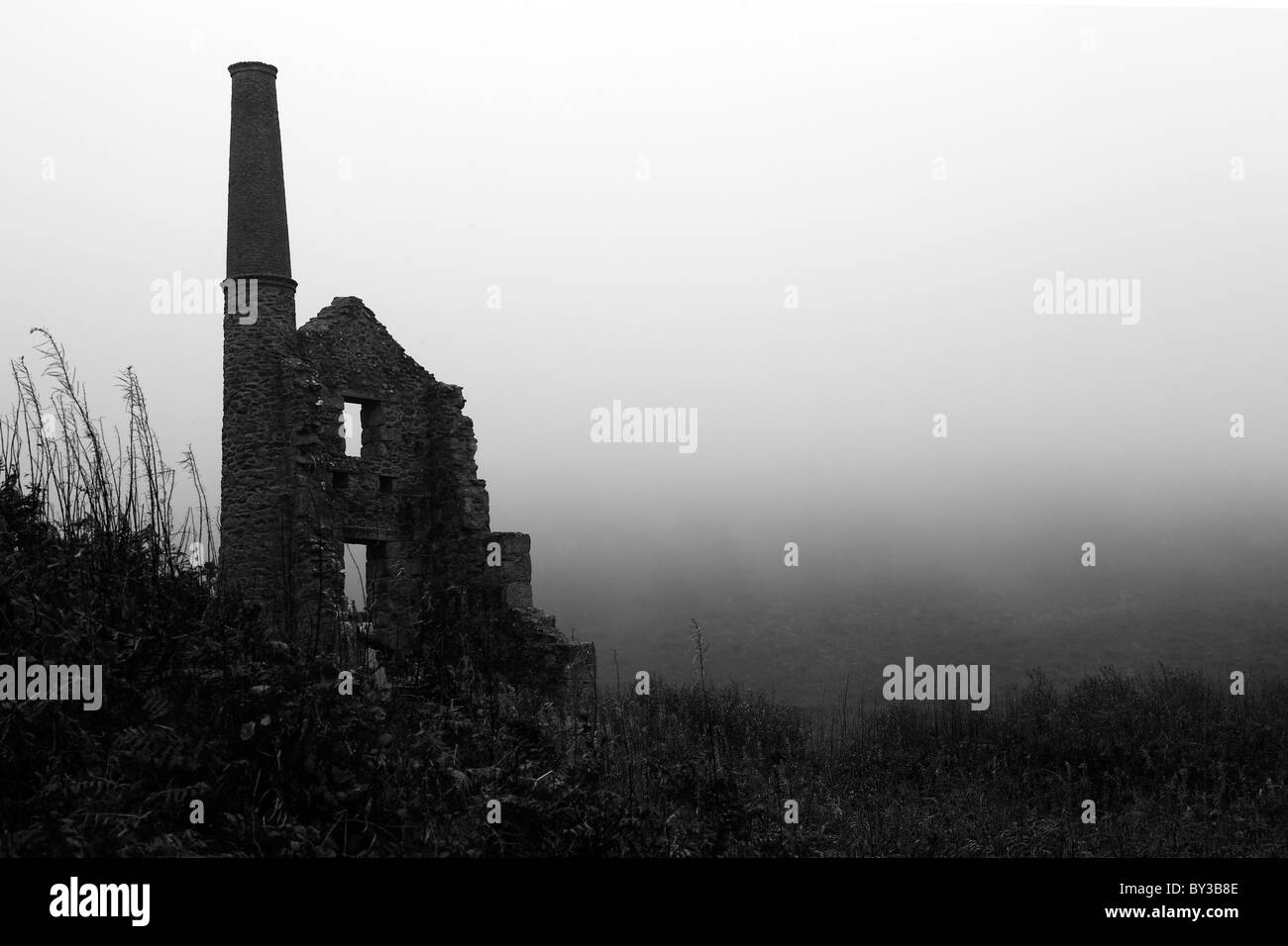 The ruins of an old tin mine on a moor in Cornwall Stock Photo - Alamy