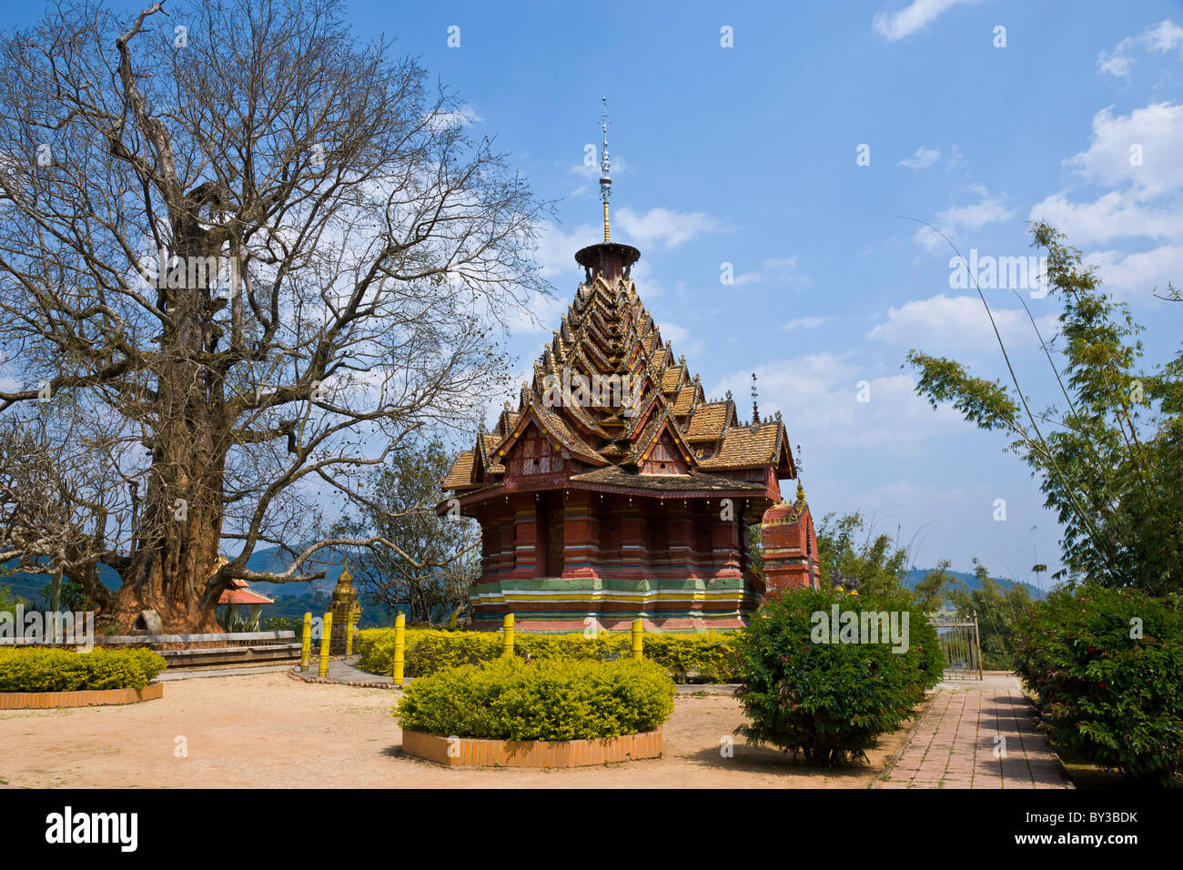 Menghai china pavilion hi-res stock photography and images - Alamy
