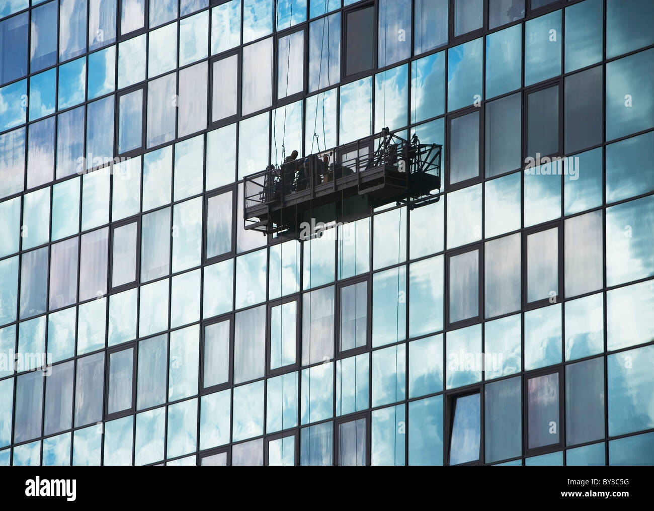 Window cleaning platform hi-res stock photography and images - Alamy