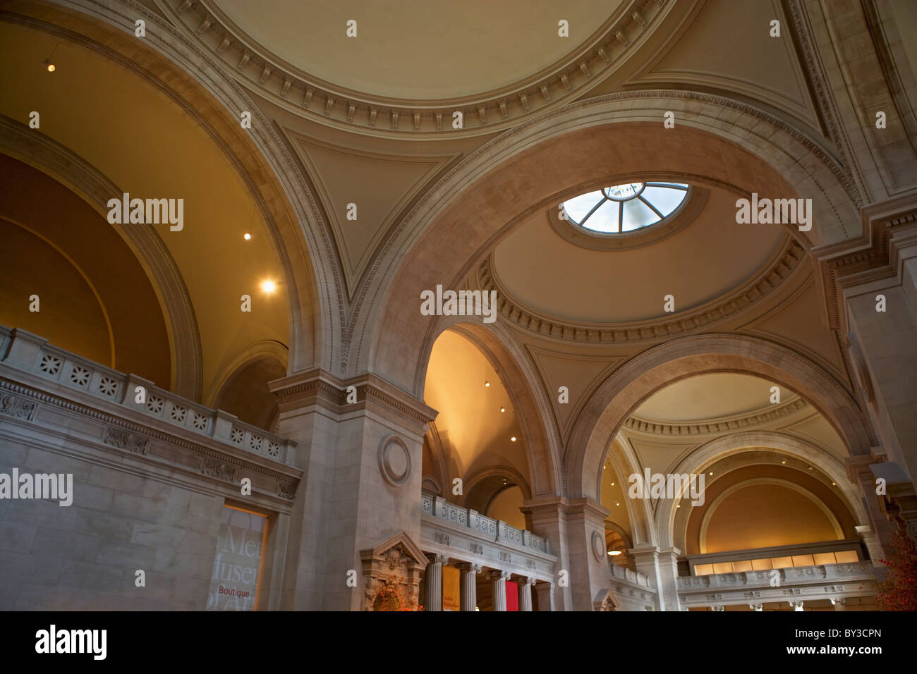 New york city metropolitan museum hi-res stock photography and images ...