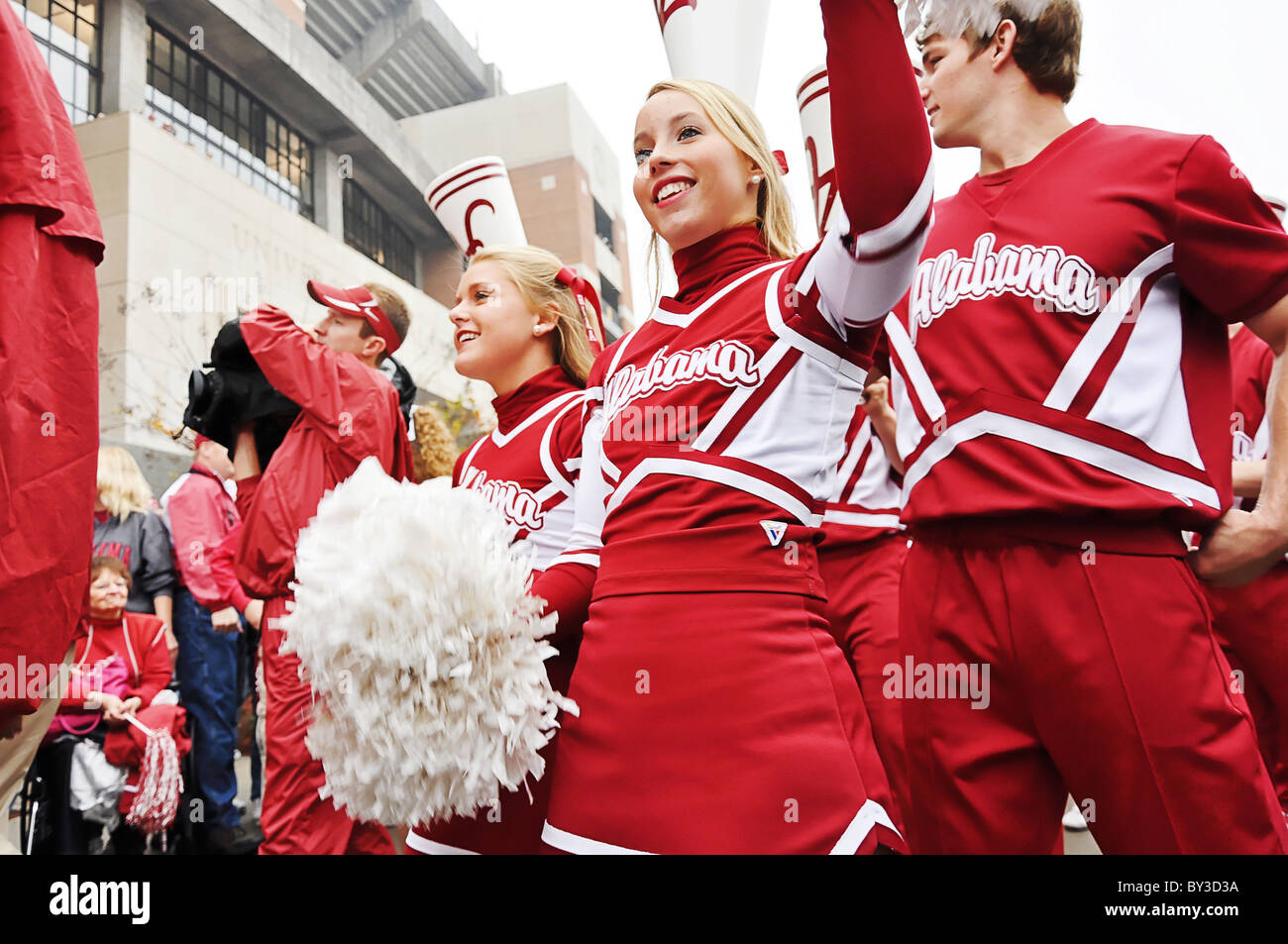 Alabama cheerleaders hi-res stock photography and images - Alamy