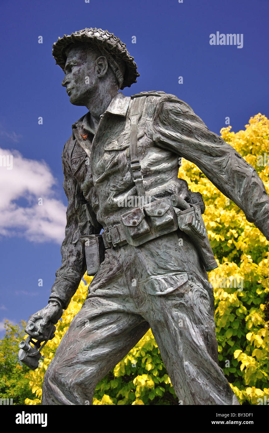 War hero Charles Upham VC Sculpture, State Highway 1, Amberley, North ...