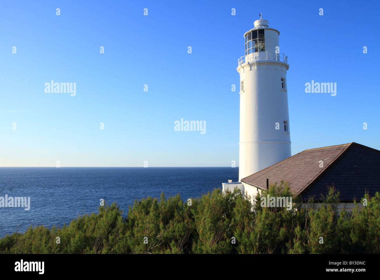 Trevose head lighthouse atlantic hi-res stock photography and images ...