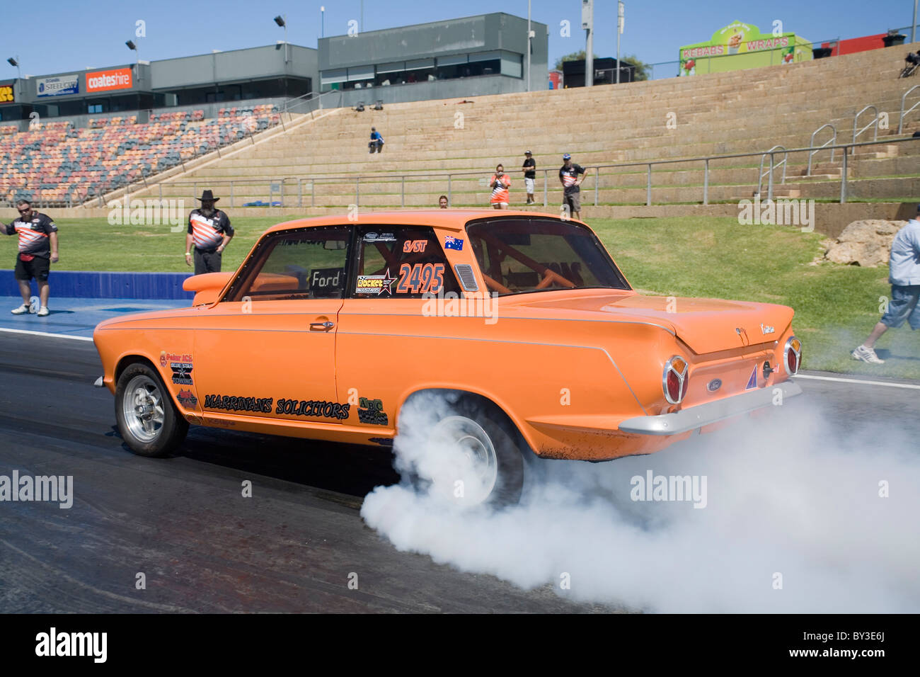 Queenslander, Trevor Davis, performs a burnout in his 5.8Litre ...