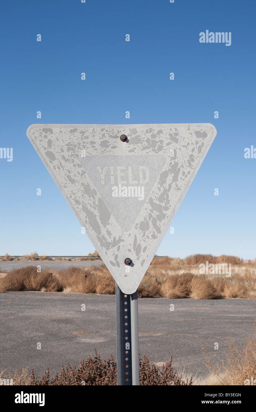 Yield sign hi-res stock photography and images - Alamy