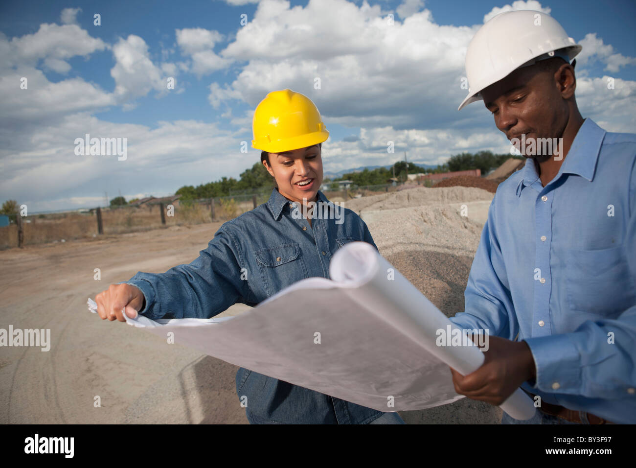 Construction workers hi-res stock photography and images - Alamy