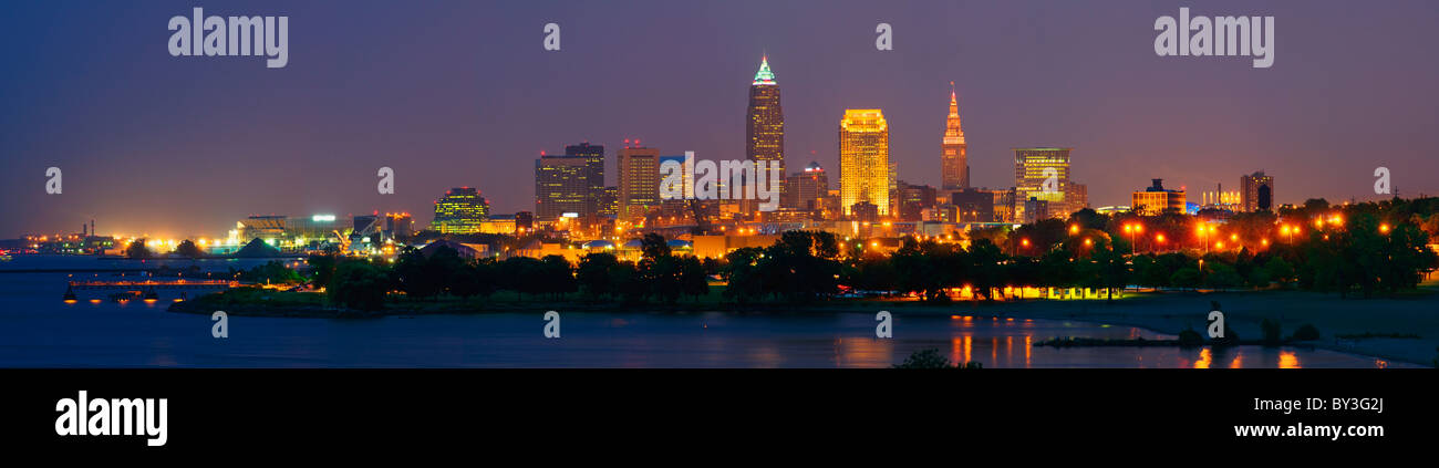 Cleveland skyline hi-res stock photography and images - Alamy