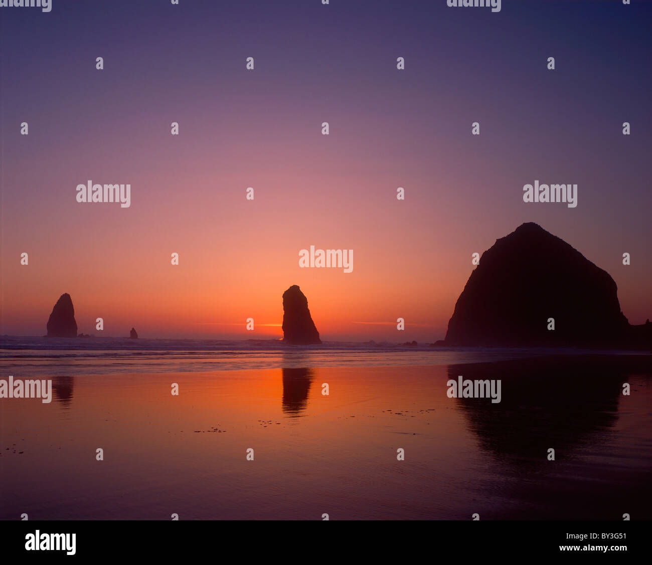 USA, Oregon, Haystack Rock Stock Photo - Alamy