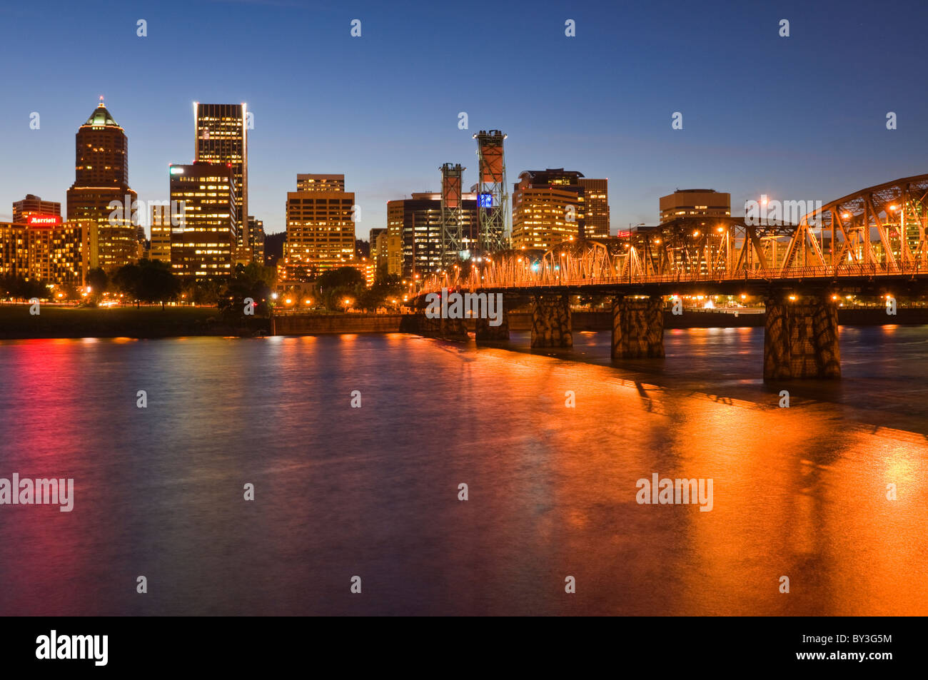 Downtown portland at night hi-res stock photography and images - Alamy