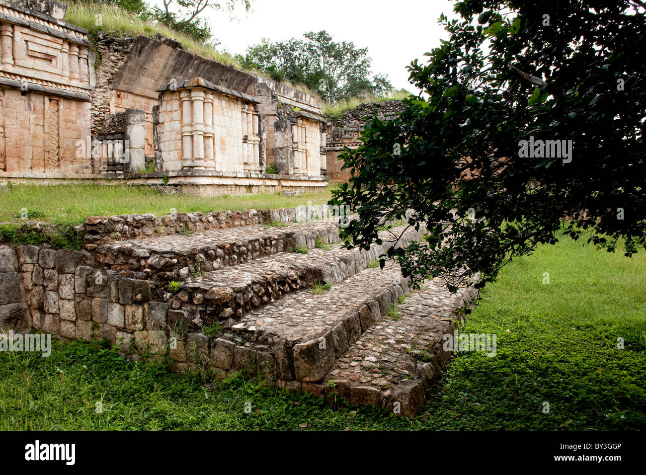 THE PALACE, PUCC MAYAN RUINS OF LABNA, YUCATAN, MEXICO Stock Photo - Alamy
