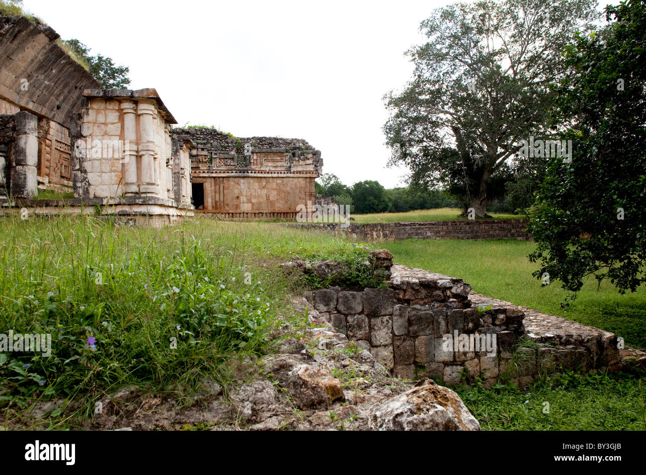 THE PALACE, PUCC MAYAN RUINS OF LABNA, YUCATAN, MEXICO Stock Photo - Alamy