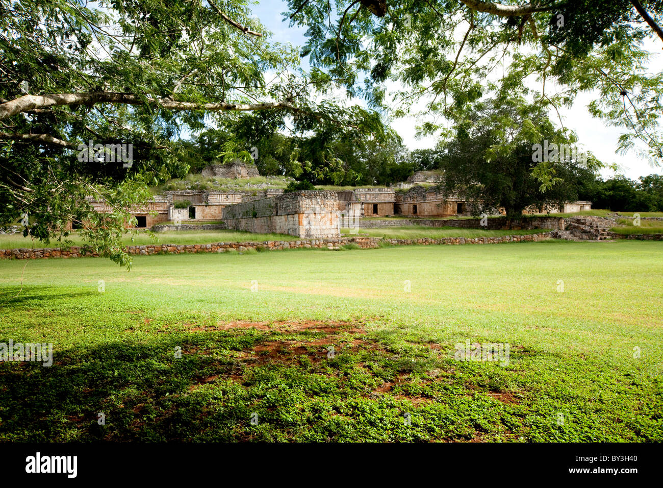 THE PALACE, PUCC MAYAN RUINS OF LABNA, YUCATAN, MEXICO Stock Photo - Alamy