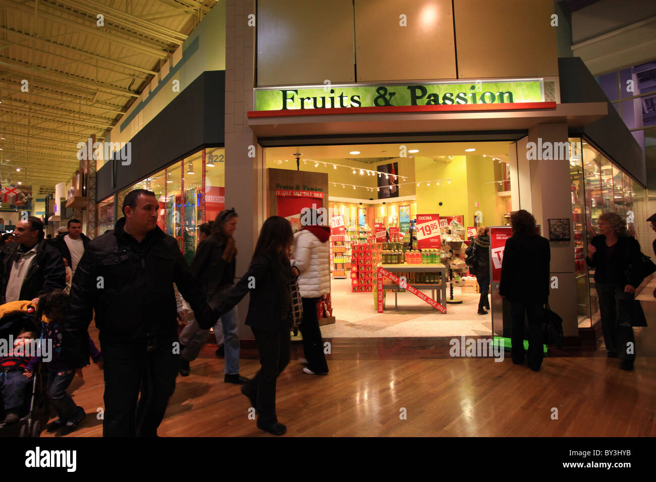 Fruits & Passion store in Vaughan Mills Mall during Boxing week sale in ...