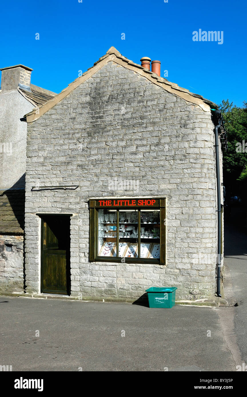 Little shop hi-res stock photography and images - Alamy