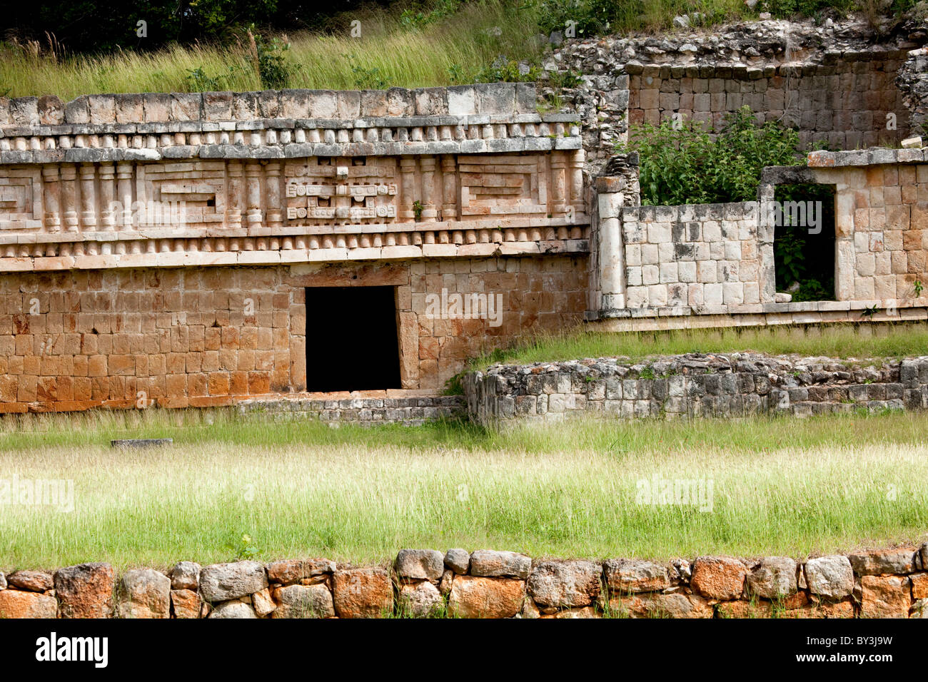 THE PALACE, PUCC MAYAN RUINS OF LABNA, YUCATAN, MEXICO Stock Photo - Alamy