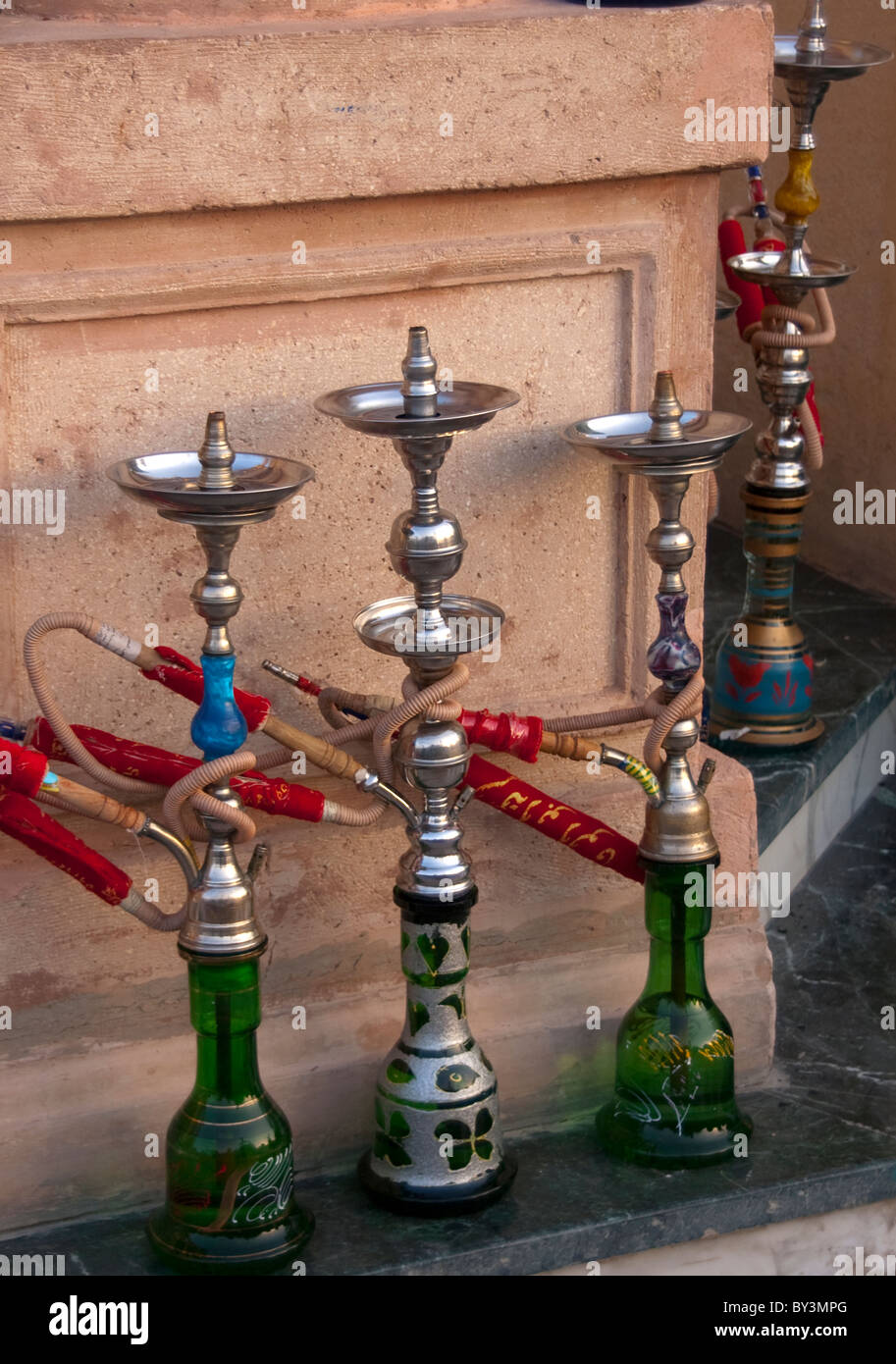 Hookah with apple hi-res stock photography and images - Alamy