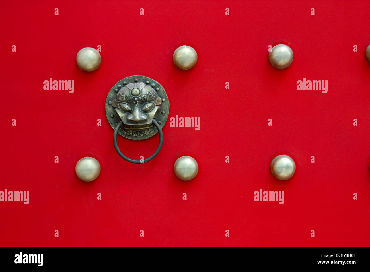 Red temple hi-res stock photography and images - Alamy