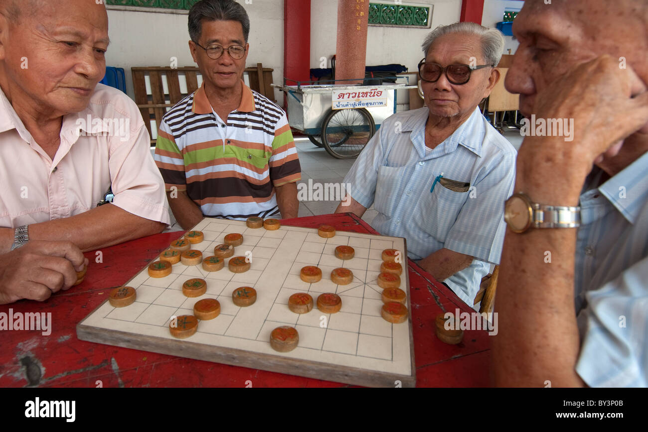 Game checkers hi-res stock photography and images - Alamy