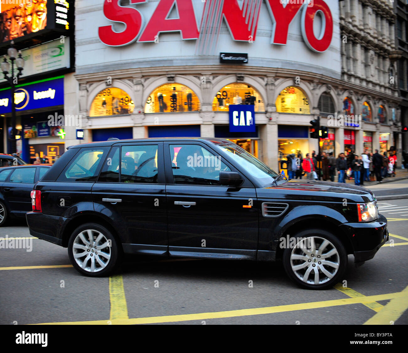 Range Rover London Stock Photos & Range Rover London Stock Images - Alamy