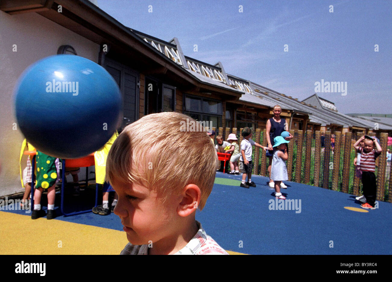 Perthcelyn Primary School Stock Photo - Alamy