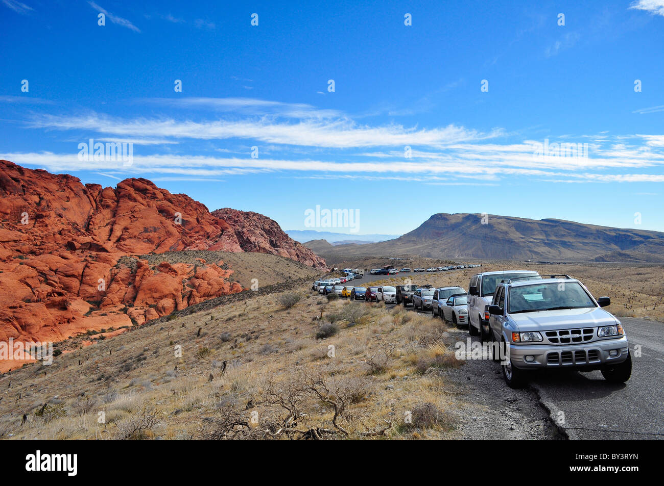 Overcrowded parking hi-res stock photography and images - Alamy