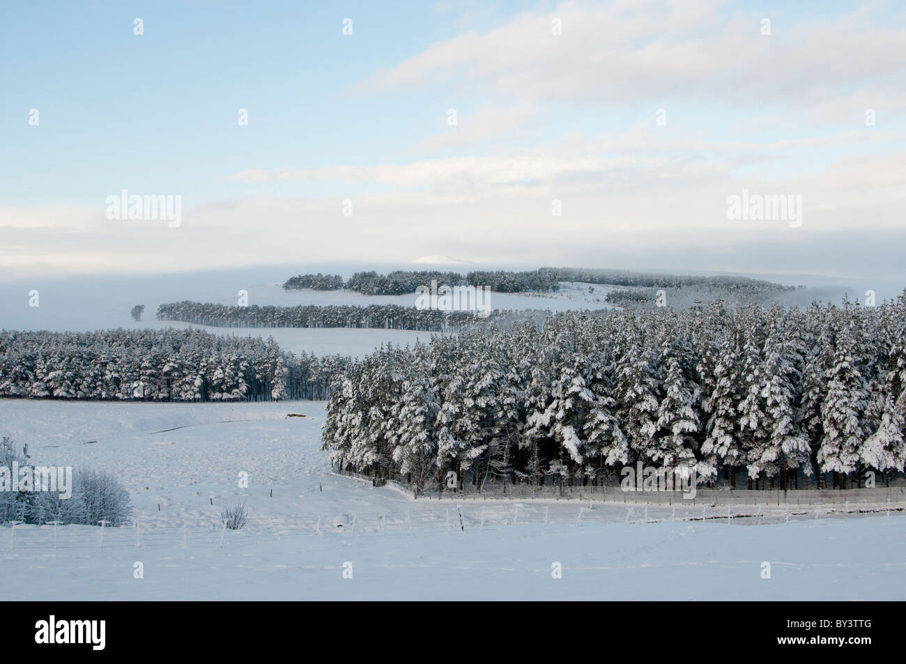 Snowy landscape scotland hi-res stock photography and images - Alamy