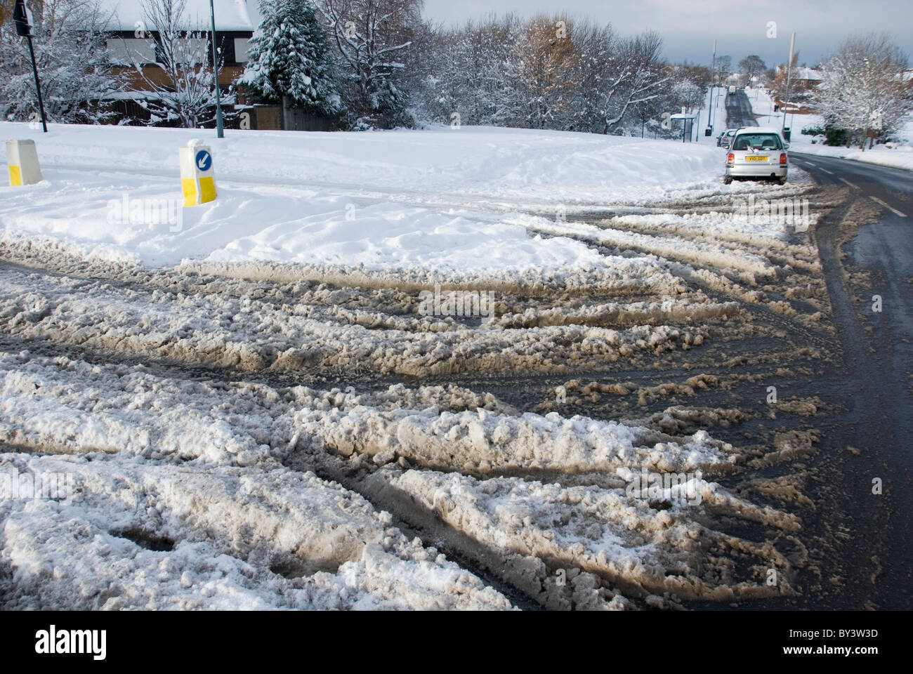 Driving car through slush snow hi-res stock photography and images - Alamy