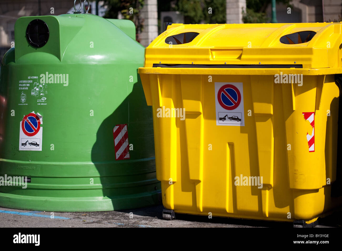 Yellow glass bins hi-res stock photography and images - Alamy