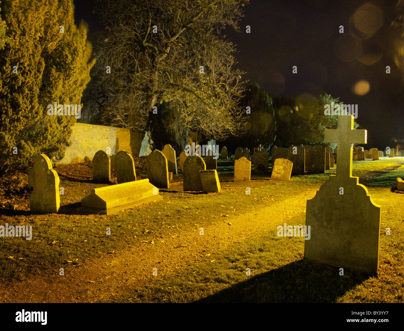 Cemetery graveyard night hi-res stock photography and images - Alamy