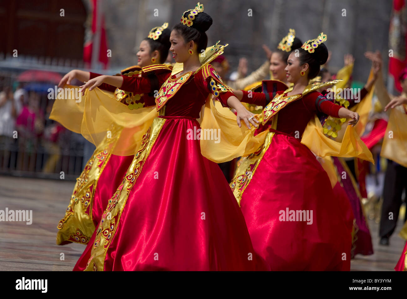 dancers,Basilica del sto Nino,Cebu City,Philippines Stock Photo - Alamy