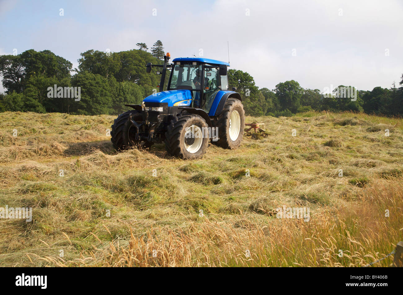 Harvest tractor hi-res stock photography and images - Alamy