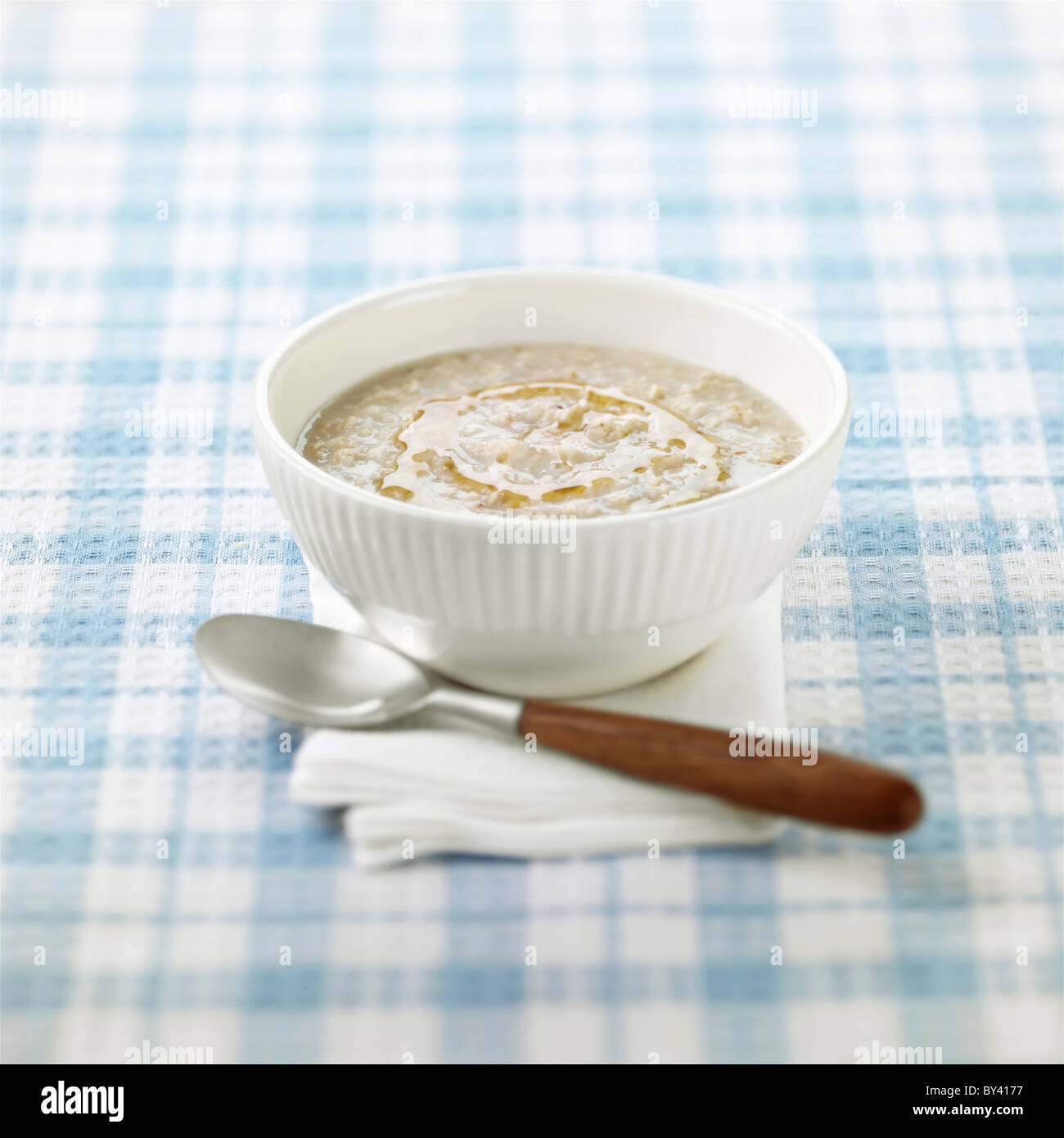 Portion of porridge oats hi-res stock photography and images - Alamy