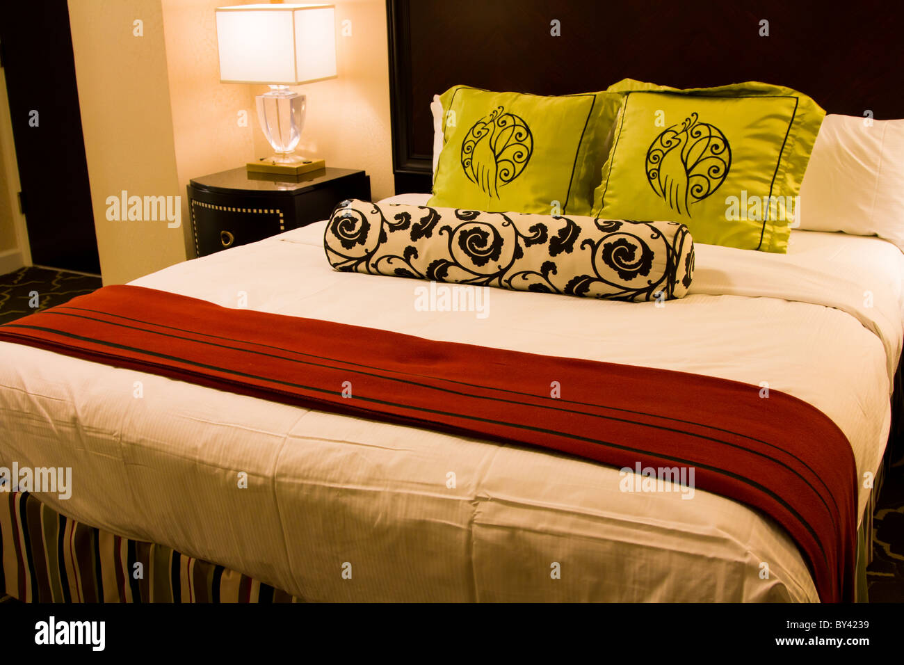 Hilton chicago interior hi-res stock photography and images - Alamy