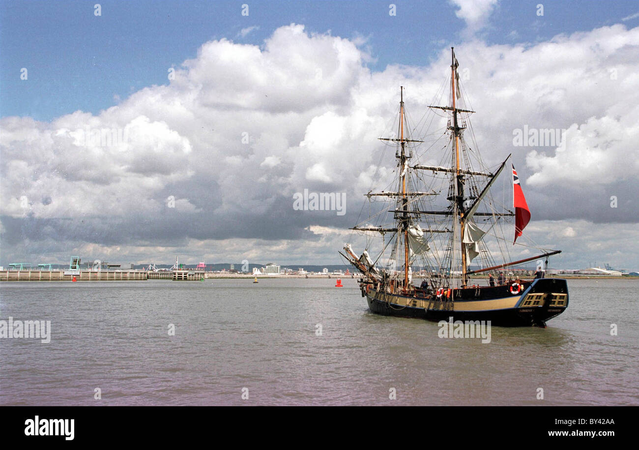 Hms endeavour ship hi-res stock photography and images - Alamy