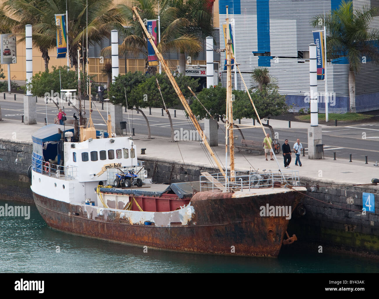 Rust corrosion cargo ship las palmas hi-res stock photography and ...