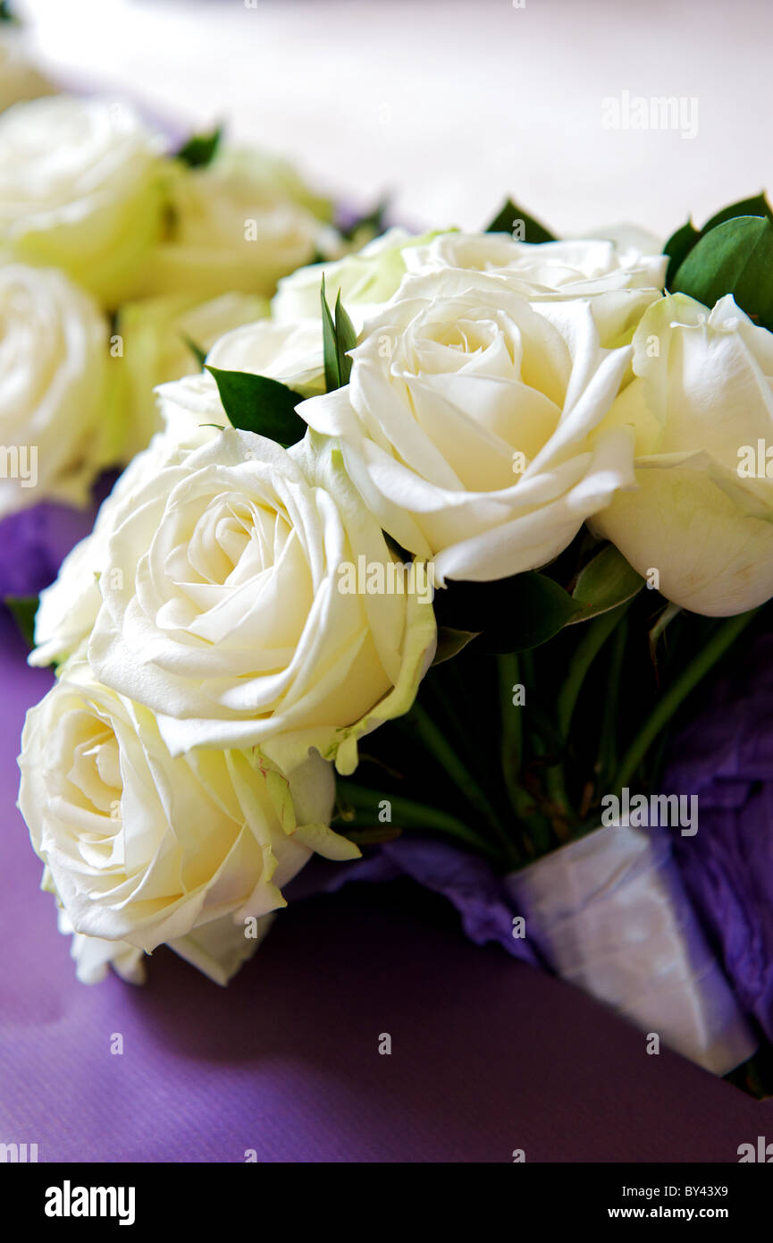 White Roses Wedding Bouquet Stock Photo - Alamy