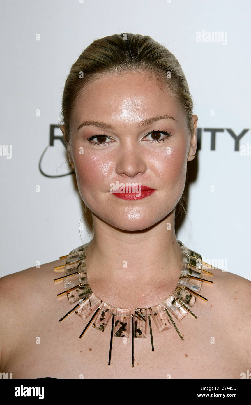 JULIA STILES THE ART OF ELYSIUM 4TH ANNUAL BLACK TIE CHARITY GALA ...