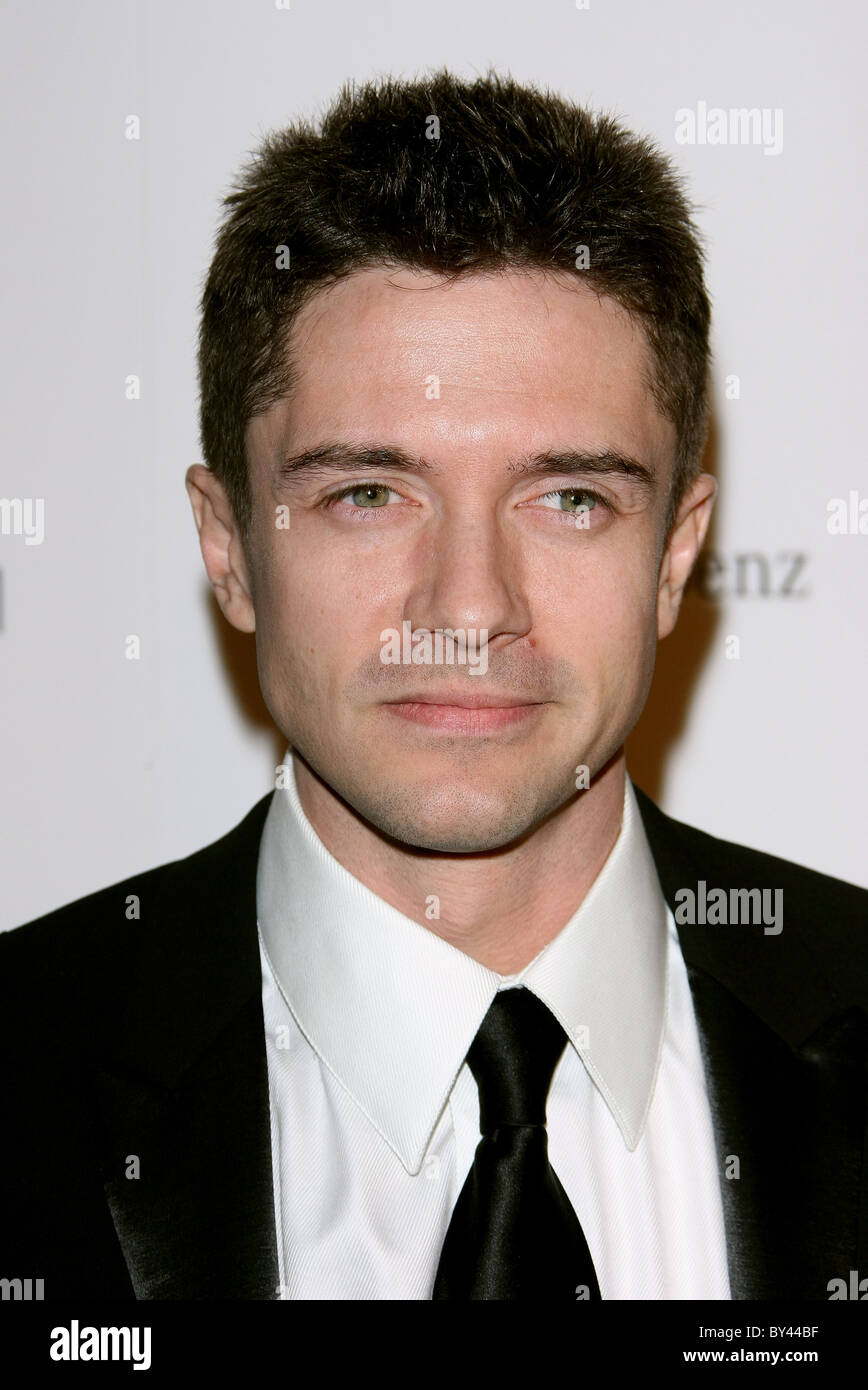 TOPHER GRACE THE ART OF ELYSIUM 4TH ANNUAL BLACK TIE CHARITY GALA ...