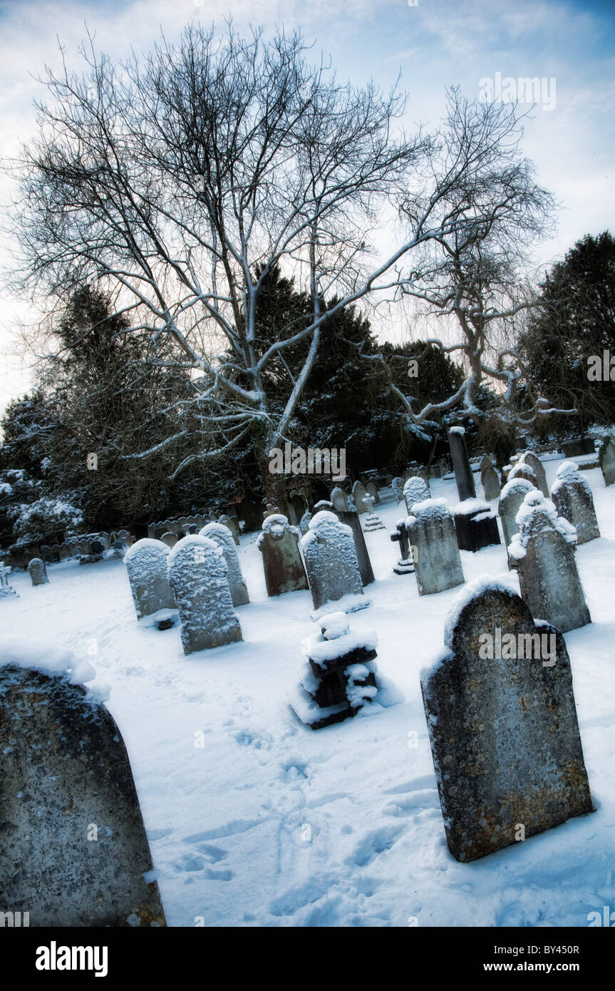 Snowy graves hi-res stock photography and images - Alamy
