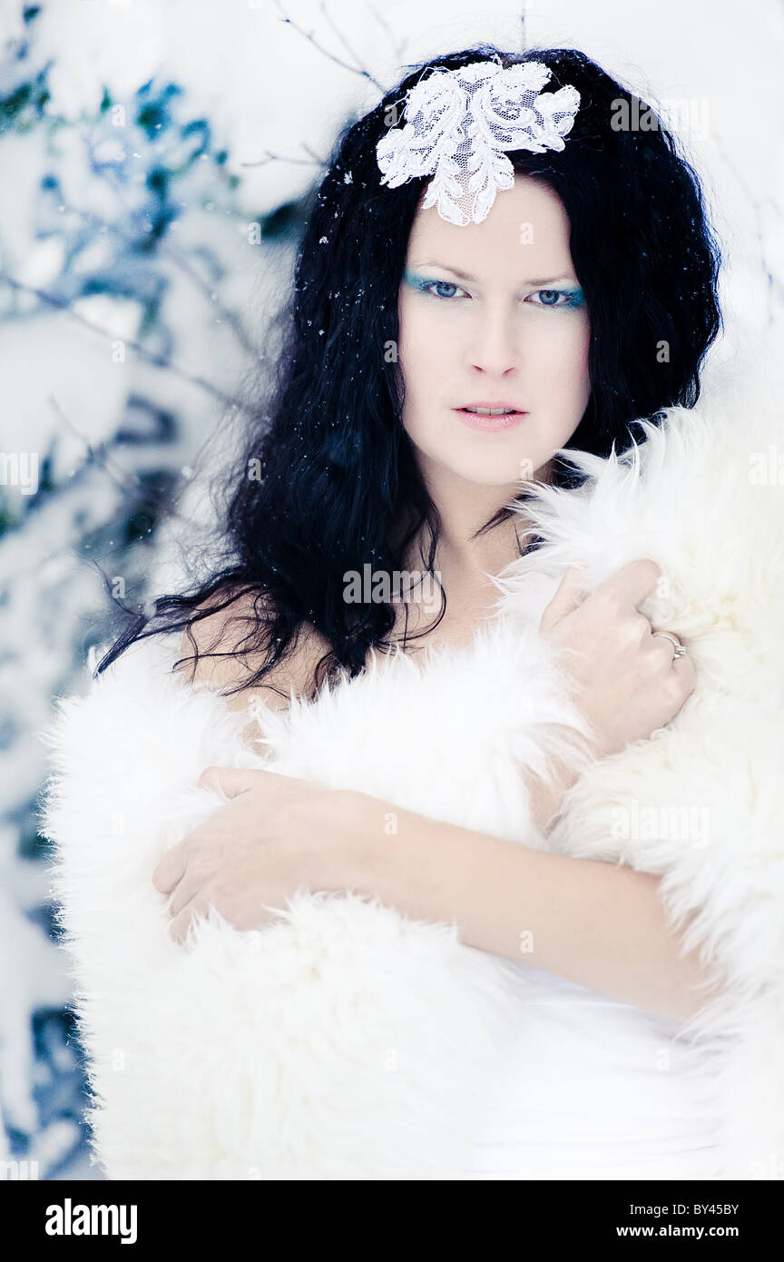 Queen Wearing High Resolution Stock Photography and Images - Alamy