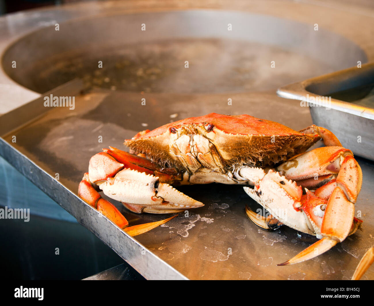 Dungeness crab boil hi-res stock photography and images - Alamy