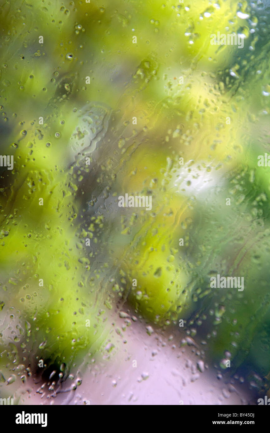 Raining images hi-res stock photography and images - Alamy