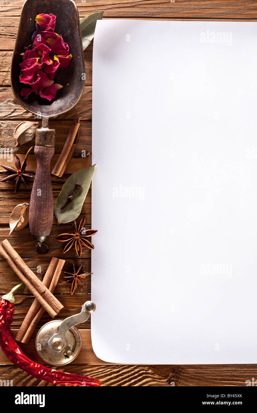 Spices scoop hi-res stock photography and images - Alamy